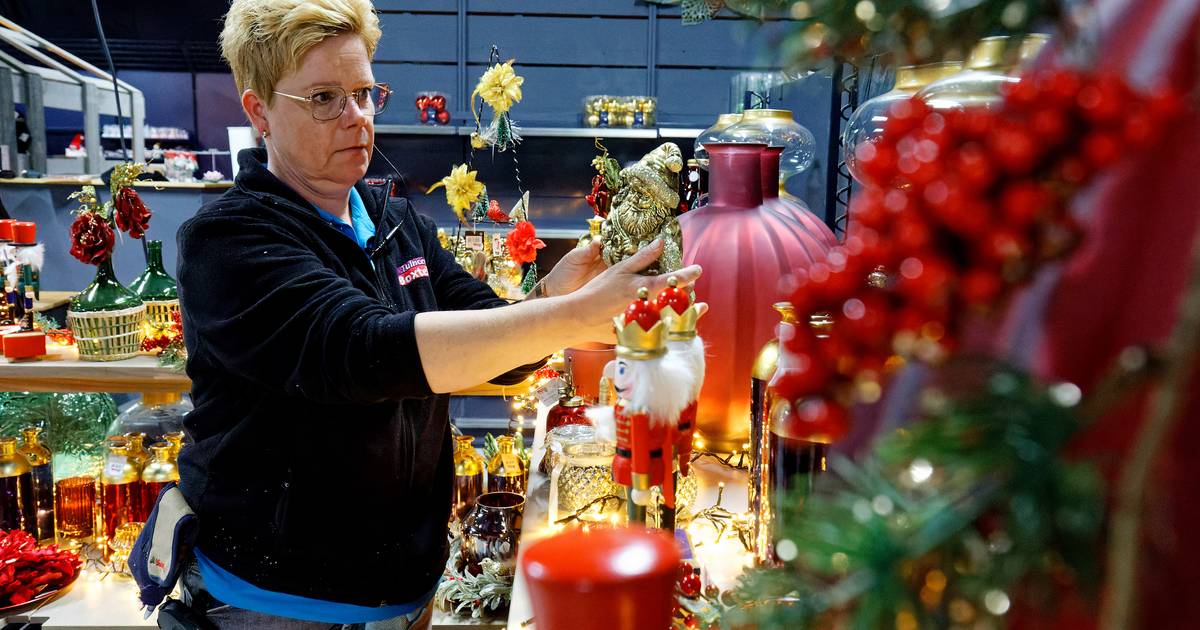 Lichtjes, ballen en sneeuwmannetjes: kerstvoorbereidingen op ...
