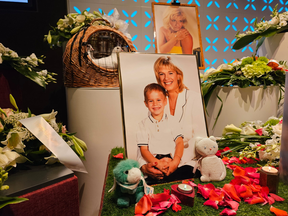 Zoon neemt emotioneel afscheid van gewezen nieuwsanker Ingrid De Putter ...