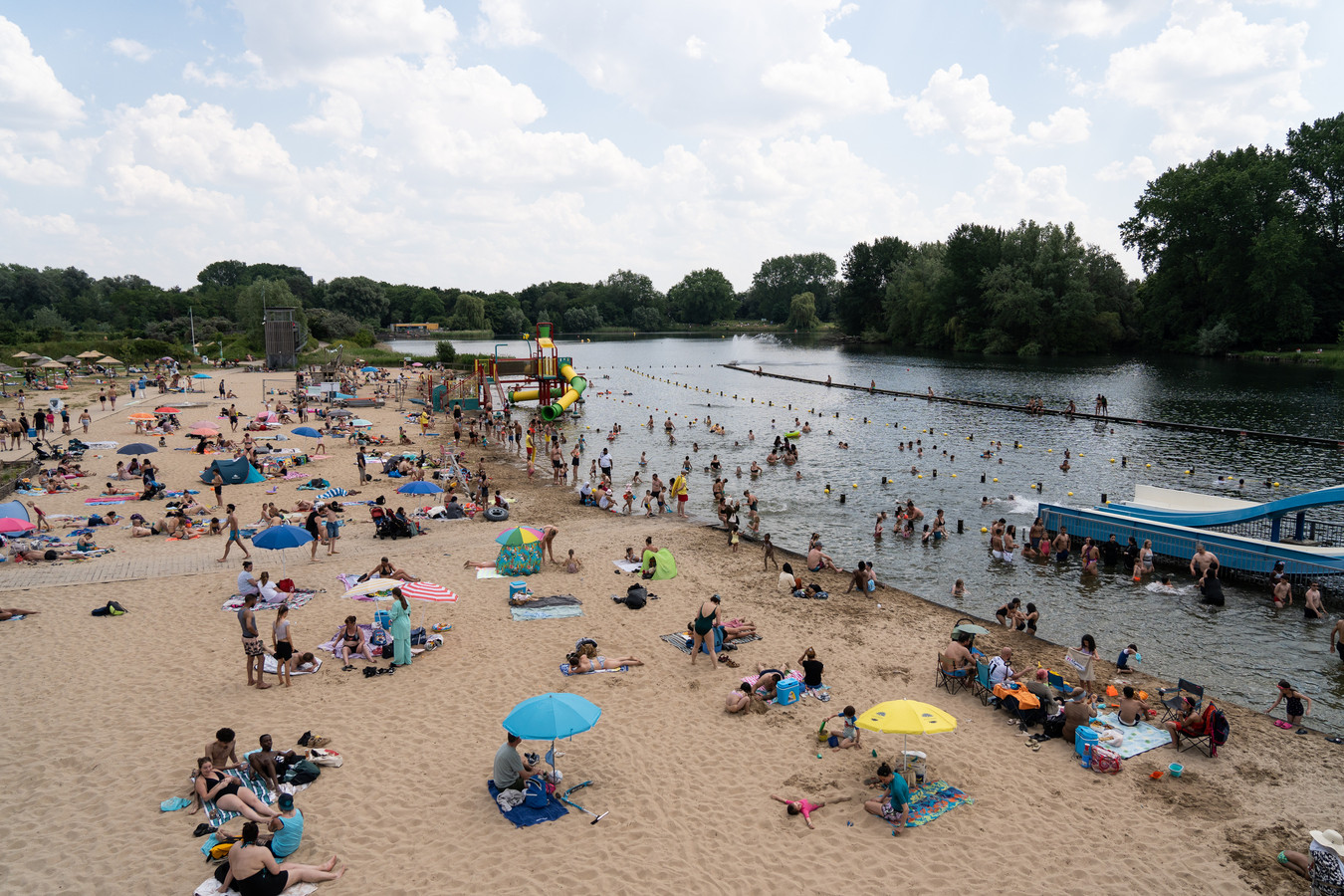 IN BEELD: Tropische temperaturen zorgen voor waterpret in de ...