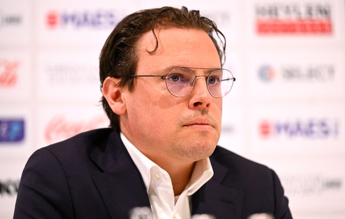 Dit zijn de bestuursleden van de voetbalbond die over het ontslag van ...