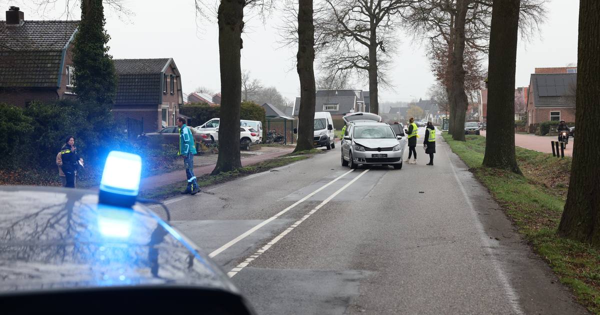 Voetganger gewond bij botsing met auto in Hattemerbroek | Hattem | destentor.nl