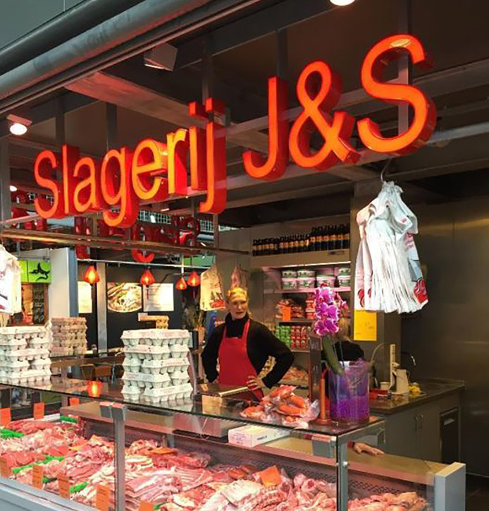 Slager Markthal zet kraam te koop op Marktplaats | Rotterdam | AD.nl