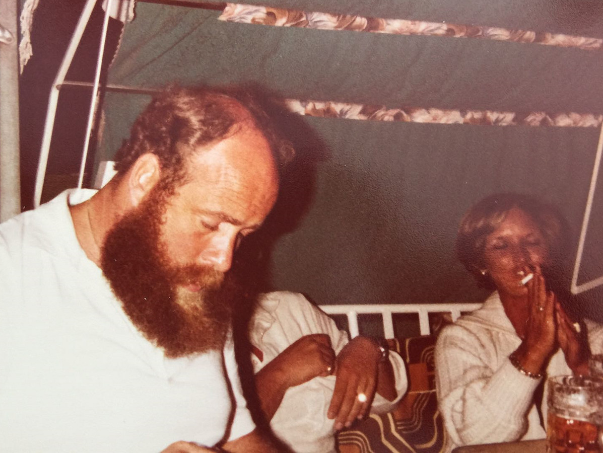 Bijzondere filmpjes en foto's opgedoken uit begintijd camping Fort ...