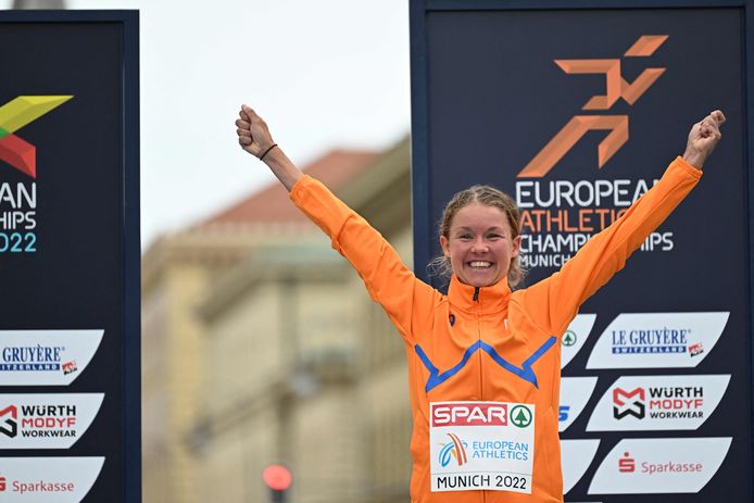 Nienke Brinkman de beste bij stormachtige halve marathon van Egmond ... Nienke Brinkman de beste bij stormachtige halve marathon van Egmond ...