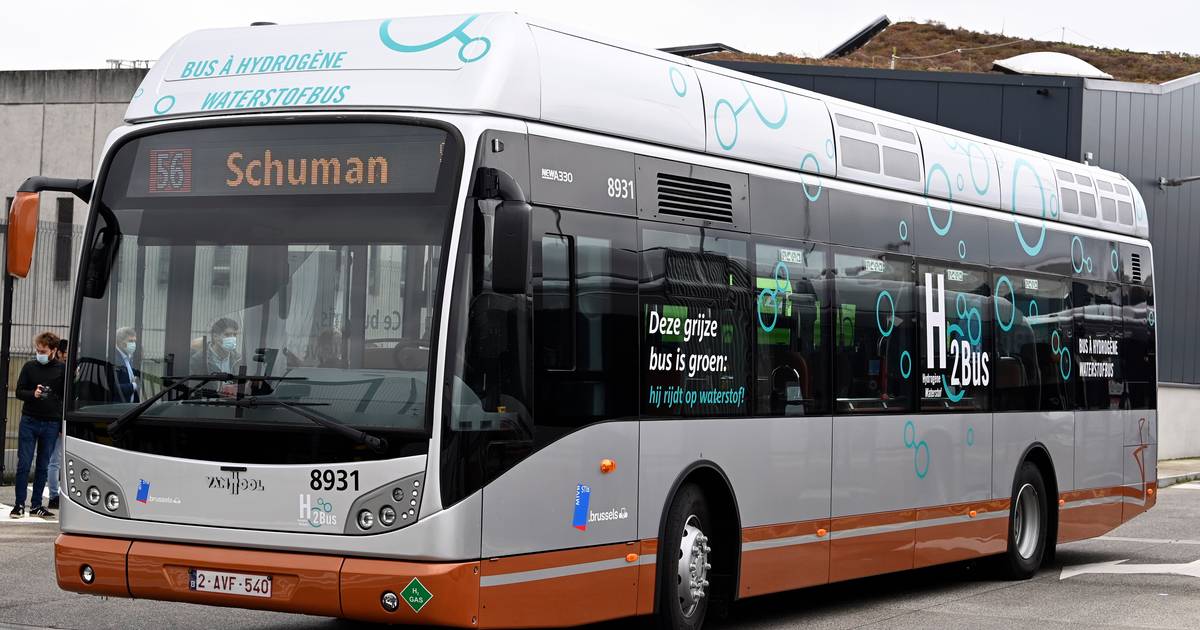 La STIB dévoile son premier bus à hydrogène | Belgique | 7sur7.be