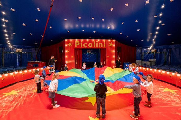 Kleuter- en basisscholen van Schriek en Grootlo repeteren in circustent ...