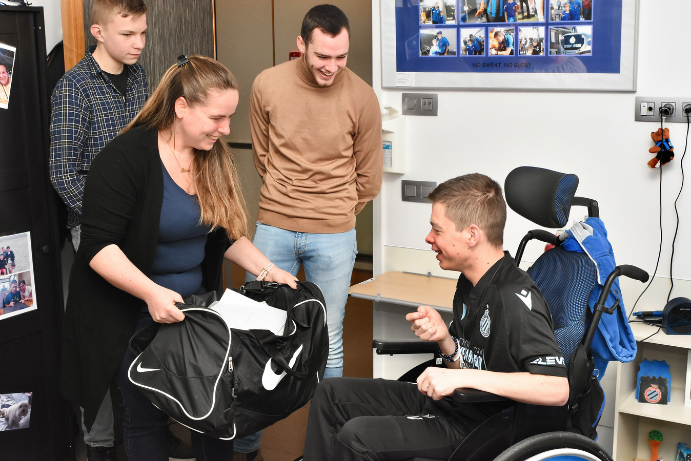 Vlaanderen toont z'n hart: Janis (22) viert laatste verjaardag met 900 ...