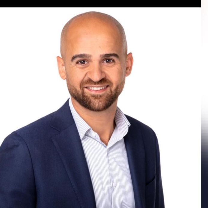 Milad Lahdo (38) uit Overdinkel nieuwe wethouder in Losser: hij volgt ...