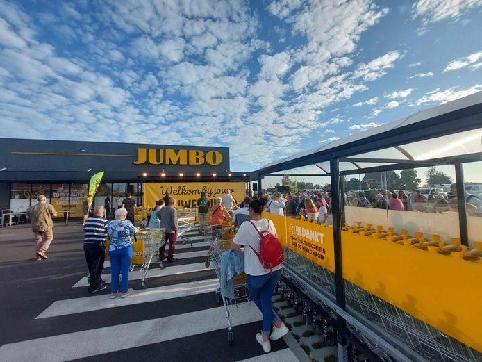 Jumbo hangt ‘live camera’s’ boven zelfscan: “Sociale controle is de ...