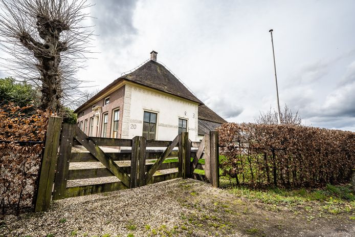Bijgebouw monumentale boerderij Herveld half jaar op slot na explosie ...