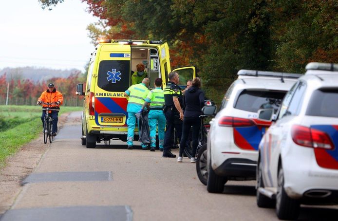 Ruiter zwaargewond door val van op hol geslagen paard in Biezenmortel ...