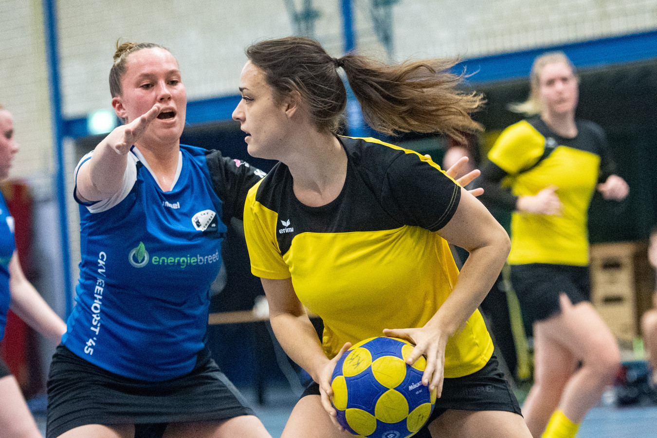 Korfbal in de zaal ligt Keizer Karel beter dan op het veld | Foto ...