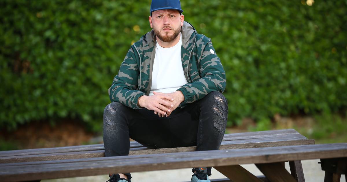 Genker rapper Don Luca geeft lezing aan universiteit van Bologna. Het ...