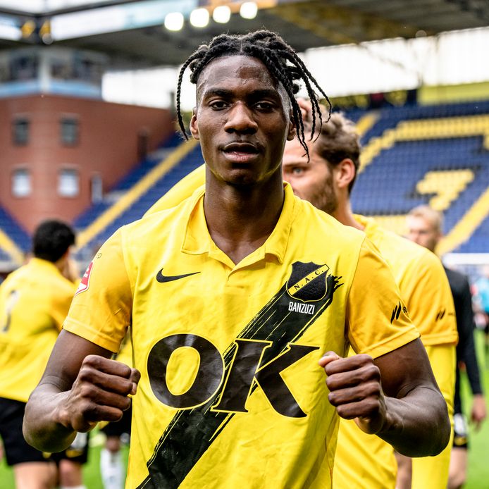 Banzuzi maakt van ‘gekke middag’ toch nog mooie middag voor NAC ...