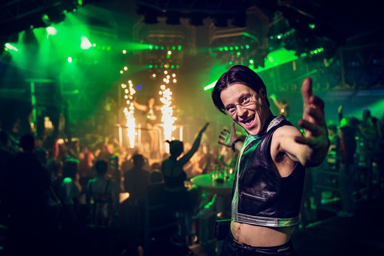 ‘Zillion’: van luid plezierritje naar Griekse tragedie in de ruïnes van ...