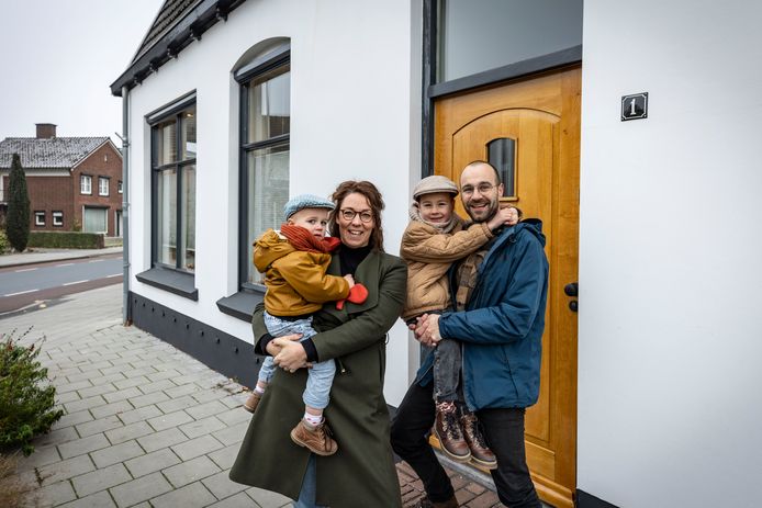 Gezin uit Oldenzaal woont in bijzonder huis uit 1880: ‘Je blijft altijd ...