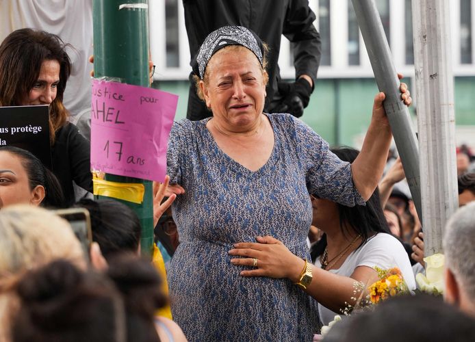 Oma doodgeschoten Nahel (17) roept Frankrijk op tot kalmte: ‘Mensen die ...