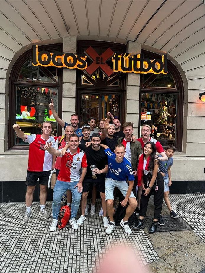 Feyenoorders op bezoek bij El Bombástico in Buenos Aires: ‘We zongen ...