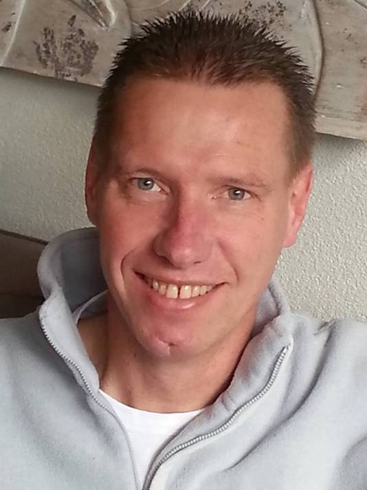 Kinderboekenschrijver schrikt van eigen werk bij puin MH17 | Default ...