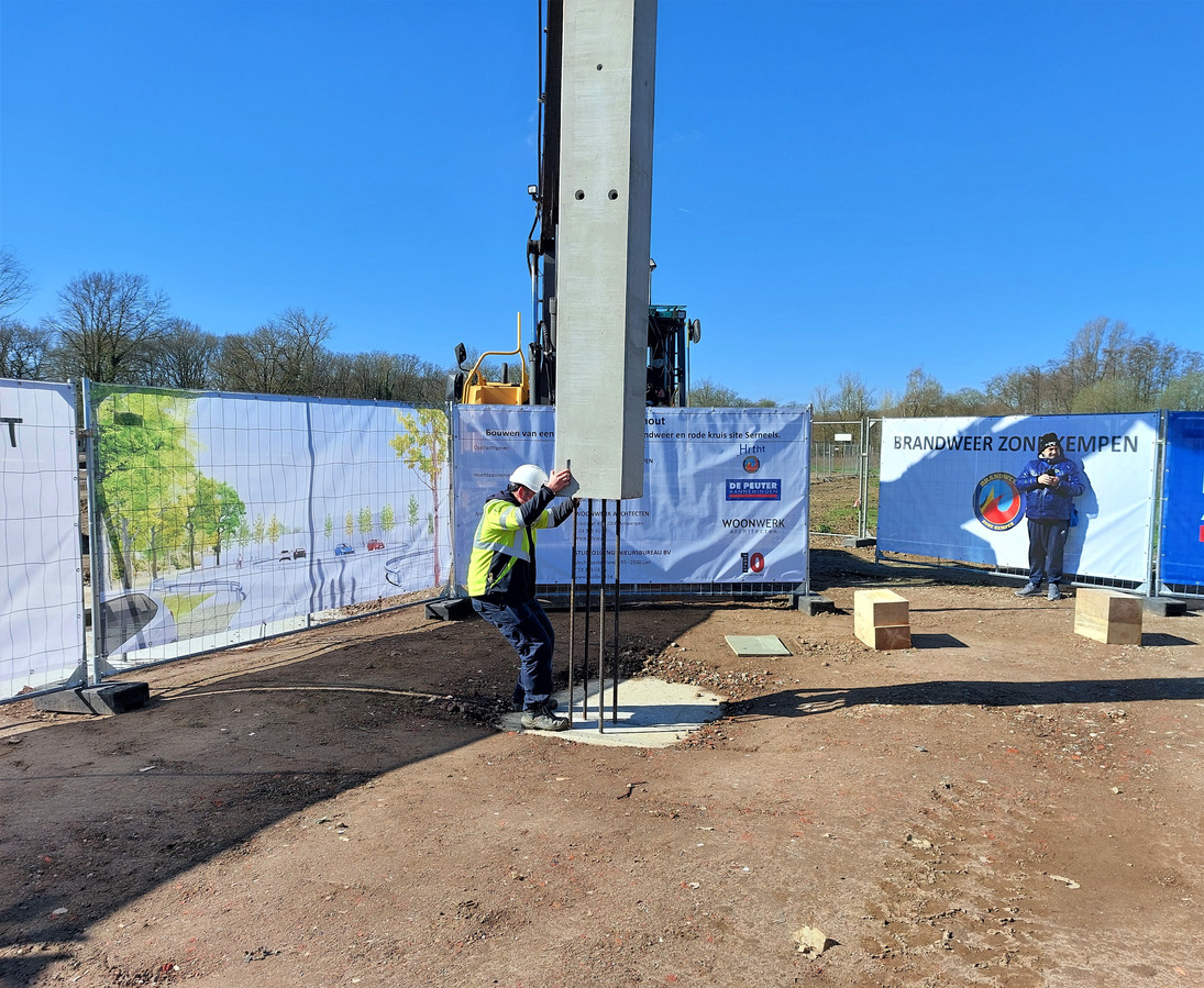 Eerste kolom van nieuwe brandweerkazerne op site Serneels gelegd: “Op ...