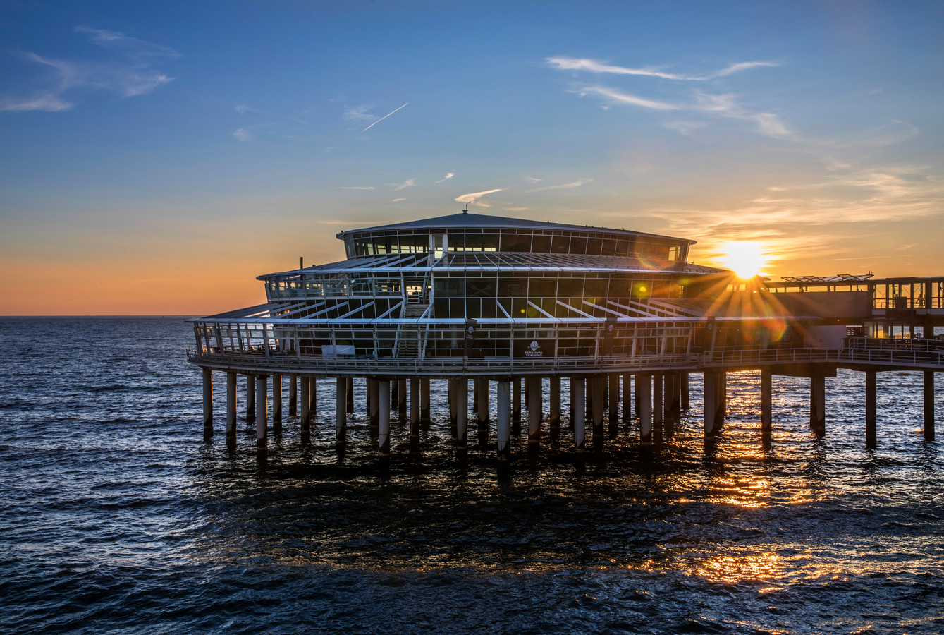 Plezierpier zakt flink onder NAP bij restaurant Zilt | Foto | AD.nl