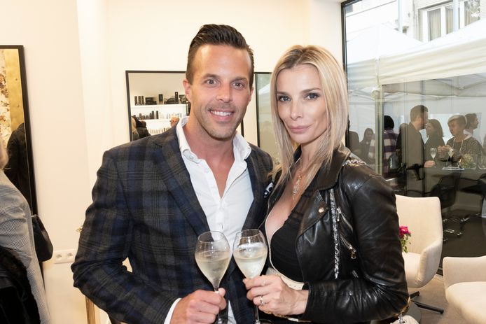 IN BEELD. BV-kapper Jochen opent zijn eigen zaak, en daar komt heel wat ...