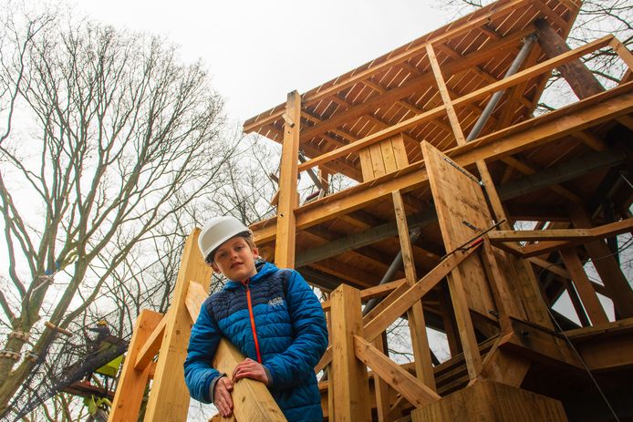 Tije (11) bedacht het klimbos in Zeist, waar straks de Tije-toren en de ...
