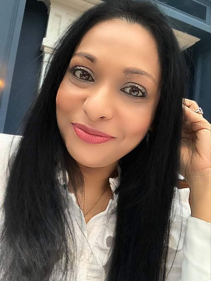 Rasia wil een voorbeeld zijn voor anderen en deelt daarom haar eten ...