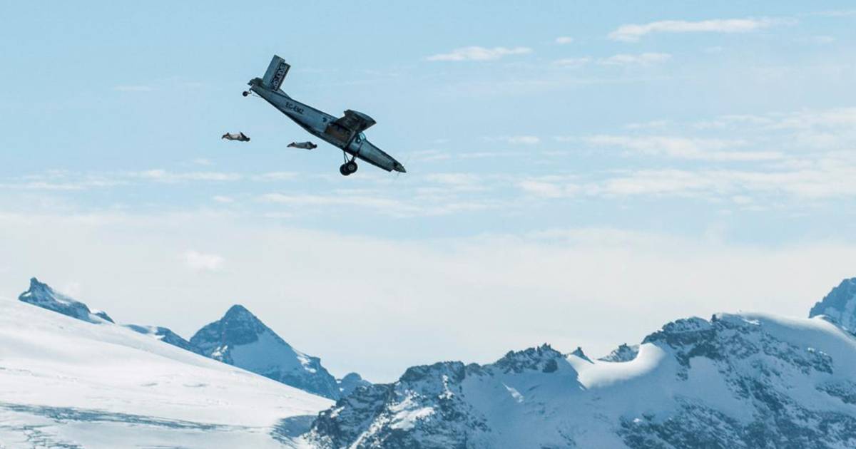 Ils entrent dans un avion en plein vol: à couper le souffle! | Home ...