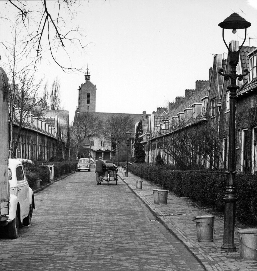 Het oude dorpshotel in het Rotterdamse tuindorp Vreewijk is 100 jaar ...