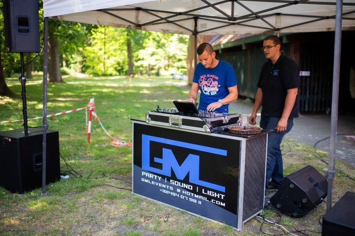 Gert en DJ Sam geven dj-feestjes voor rusthuisbewoners: “Vooral ...