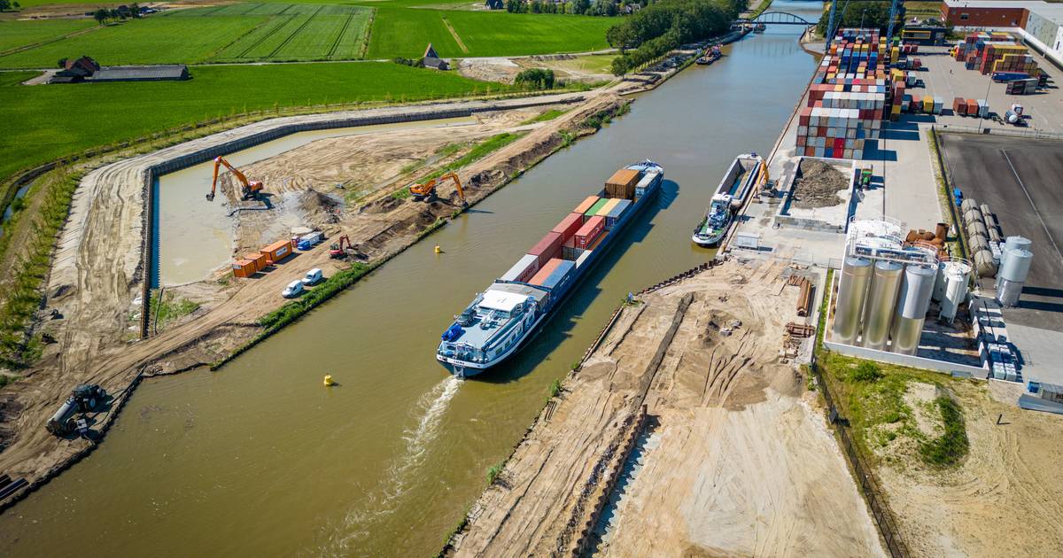 Zwaaikom in Twentekanaal bij Almelo is klaar, schepen hoeven niet ...
