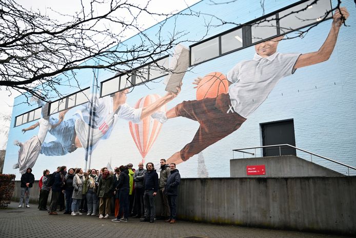 UCLL geeft je vleugels: nieuwe muurschildering is ode aan de leerkracht ...
