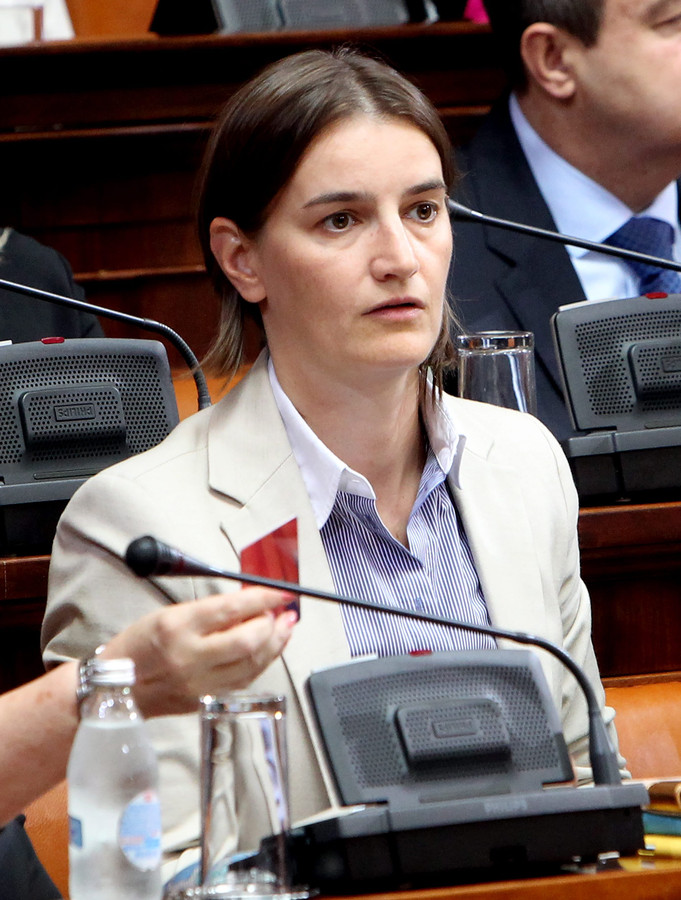 Ana Brnabic wordt eerste lesbische premier van Servië | Foto | AD.nl Ana Brnabic wordt eerste lesbische premier van Servië | Foto | AD.nl