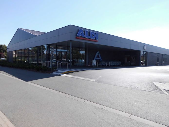 Vernieuwde Aldi-winkel opent de deuren | Zwalm | hln.be