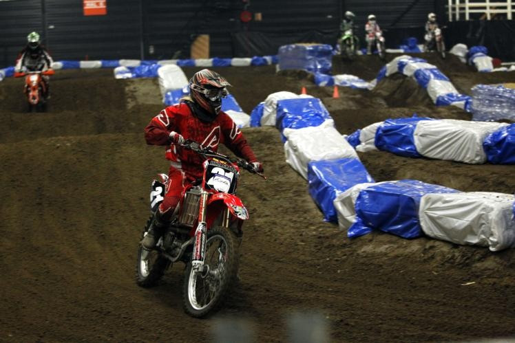Dwalende bezoekers zorgen voor rode vlag bij crosswedstrijd | Foto ...