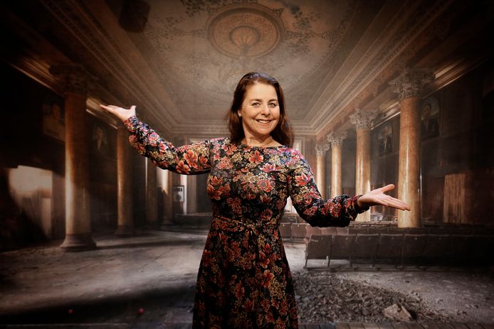 Musicalzangeres Apolonia opent minitheater in Woudrichem waar horeca en muziek samenkomen ...