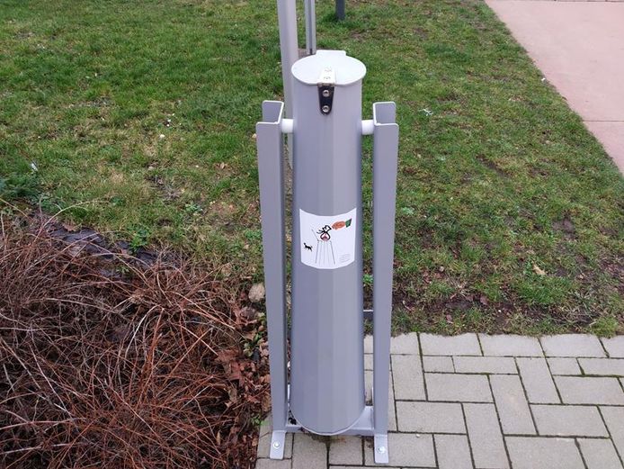 Lokaal bestuur Bekkevoort plaatst extra hondenpoepbuizen | Bekkevoort ... Lokaal bestuur Bekkevoort plaatst extra hondenpoepbuizen | Bekkevoort ...