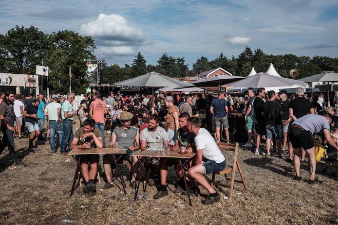 Dit kost een muntje op de Zwarte Cross: ‘Er zijn stevige discussies over gevoerd’ | Binnenland ...