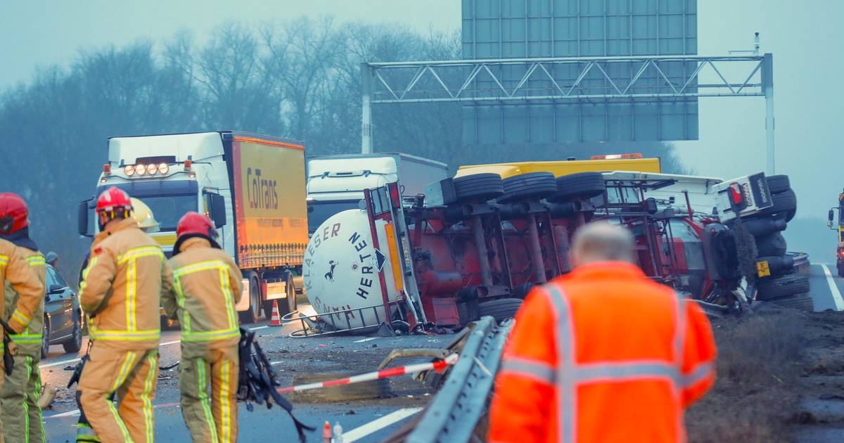 A67 tot ver in middag dicht door ongeluk tankwagen met gevaarlijke stof ...