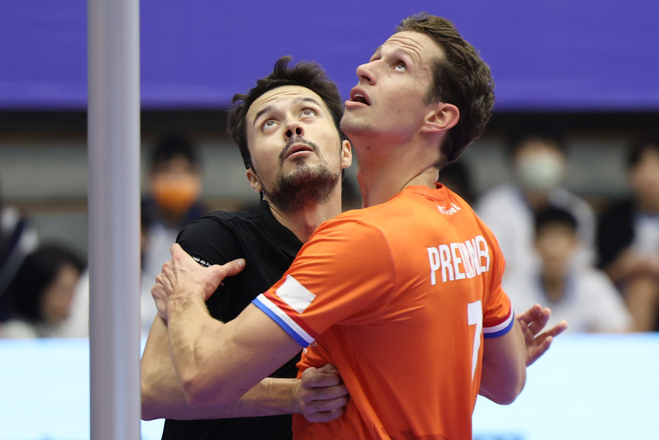 In het vliegtuig naar Taiwan werd Daan Preuninger tot captain benoemd ...