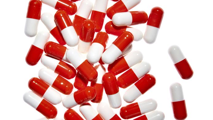 Hoogzwangere vrouw op pad met 80 capsules heroïne in maag | Buitenland ...