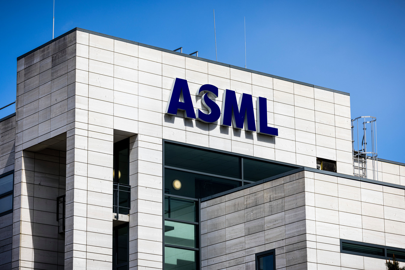 Mag ASML chipmachines exporteren? Vanaf nu checkt Nederland dat zelf ...