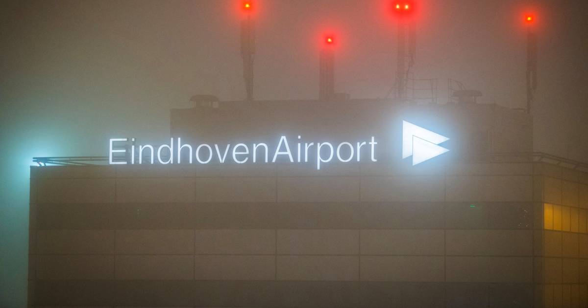 Enkele vluchten vertraagd door mist op Eindhoven Airport | Eindhoven ... Enkele vluchten vertraagd door mist op Eindhoven Airport | Eindhoven ...