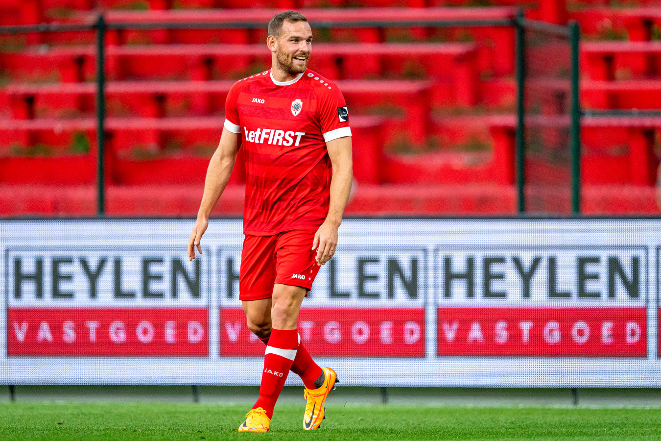 Mark van Bommel blijft winnen met Royal Antwerp, John van den Brom ook ... Mark van Bommel blijft winnen met Royal Antwerp, John van den Brom ook ...