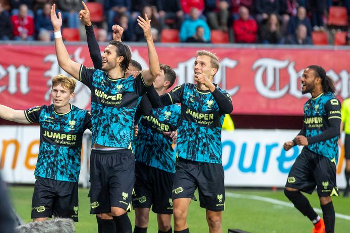 GA Eagles stunt na late strafschop ook bij FC Twente en verlengt ...