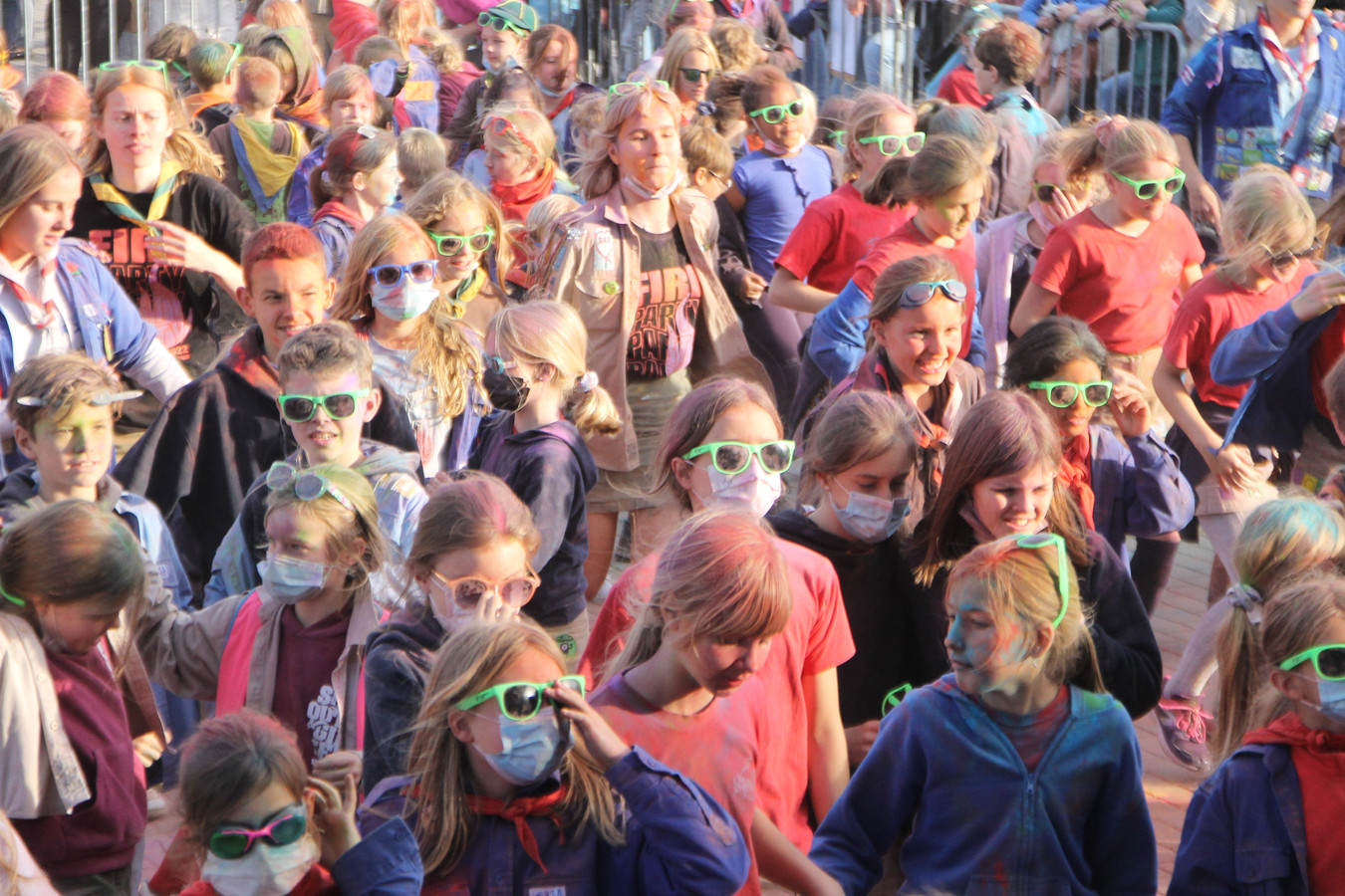 IN BEELD. Jongeren beleven kleurrijke Dag van de Jeugdbeweging | Foto ...