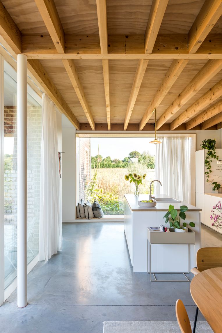 Binnenkijken in een knap verbouwd huis tussen de velden: ‘Er was geen ...