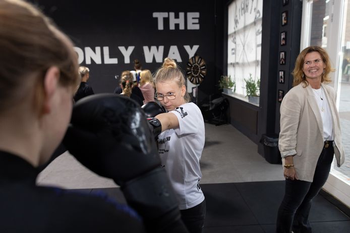 Welkom bij de Auti Power Girls Club, waar meisjes als Saar (15) en Roos ...