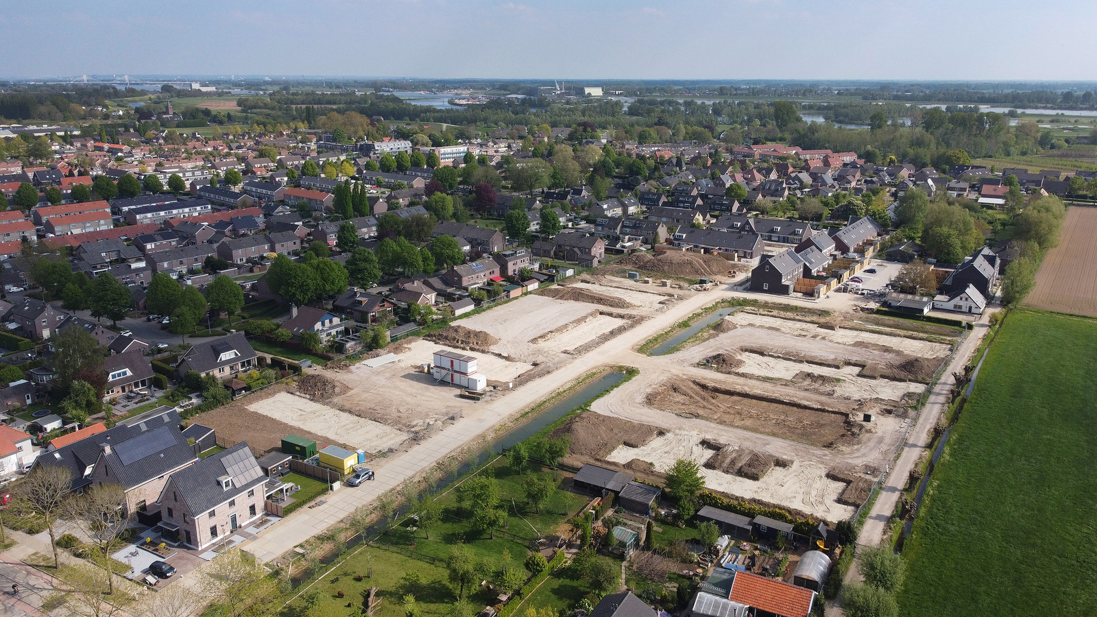 Tien huizen op plek De Hoeksteen Dodewaard | Foto | gelderlander.nl